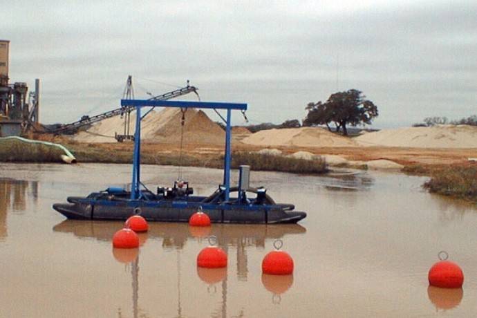 Industrial Floating Water Pumps | Piranha Pumps & Dredges